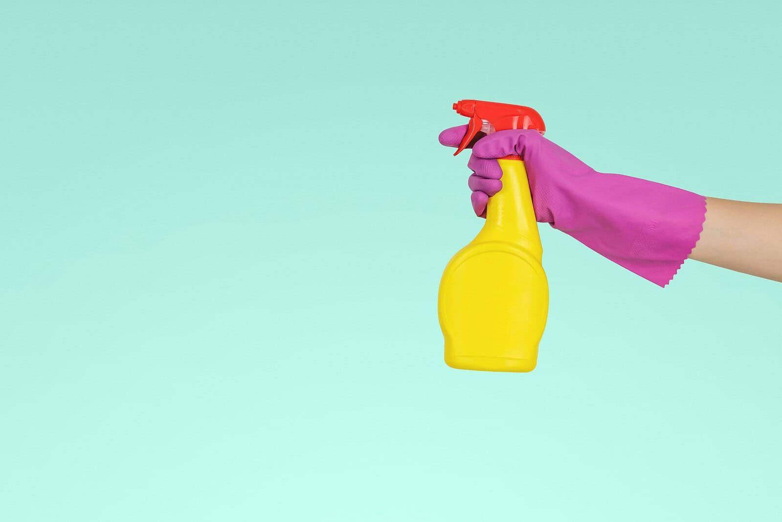 Ammoniaca a cosa serve? 7 usi comuni e pratici