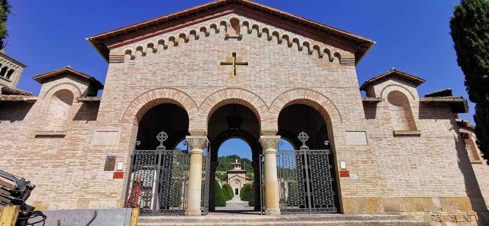 Predappio Cripta di Mussolini e luoghi della memoria