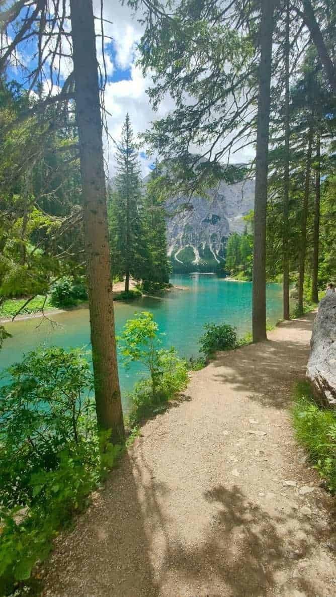 Cosa aspettarsi al Lago di Braies in inverno