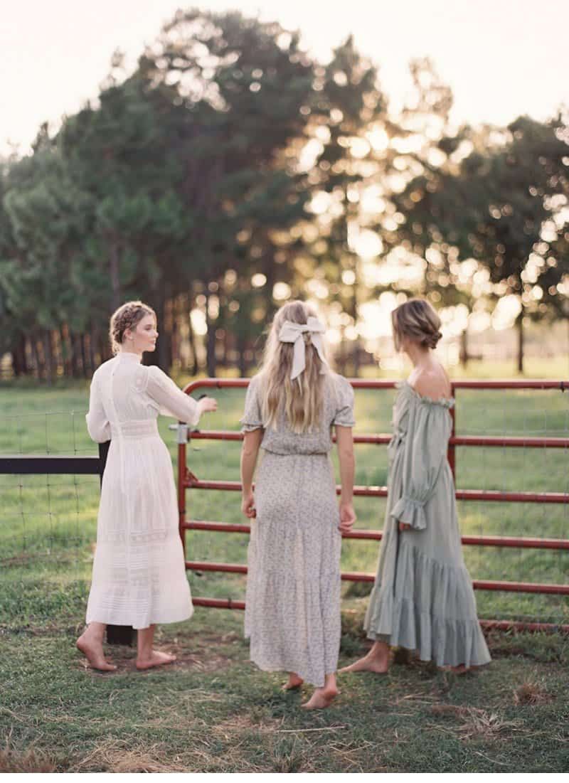 Dreamy Bridal Picnic with a Sea of Flowers - Hochzeitsguide